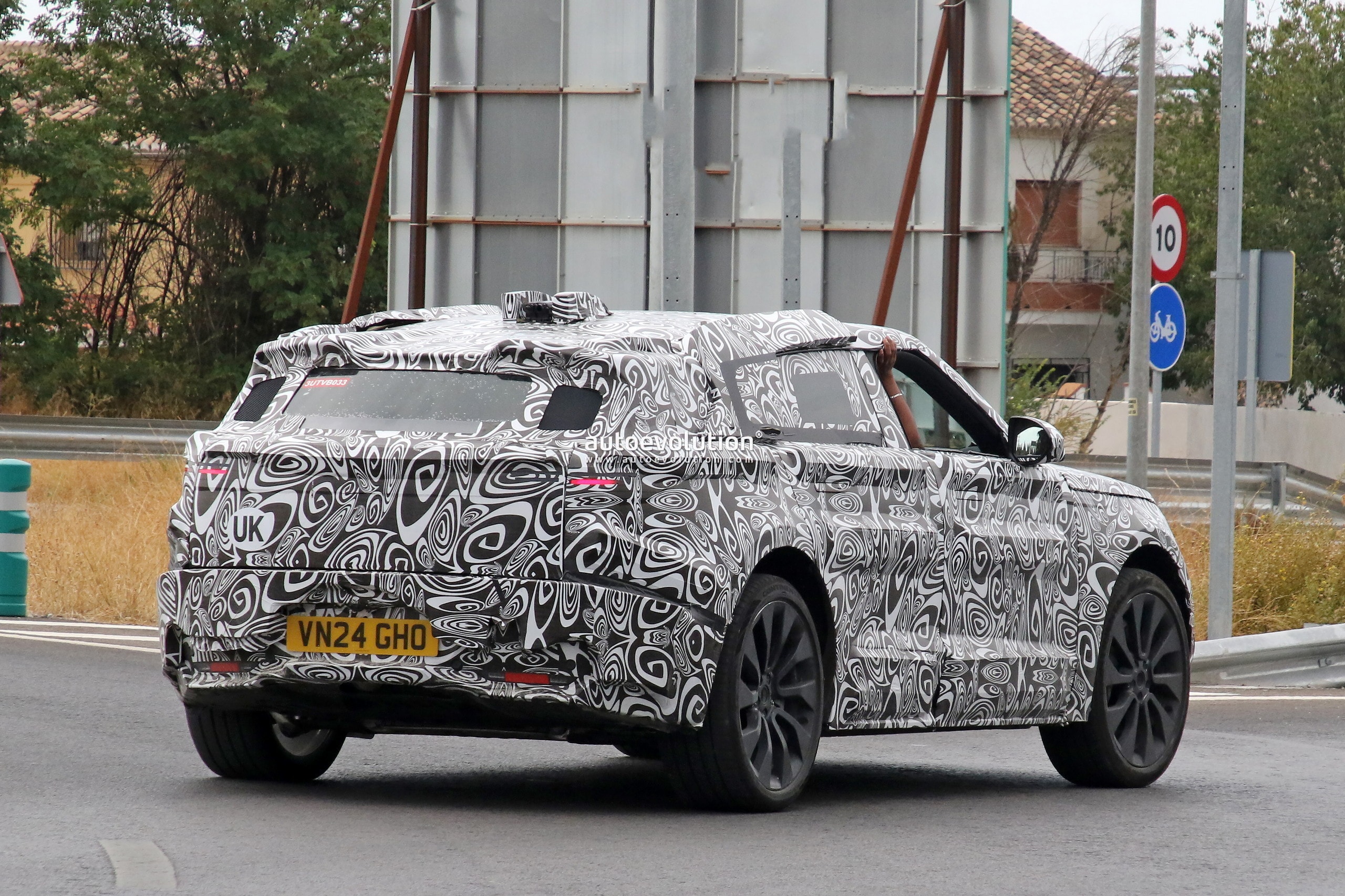 Range Rover Velar EV : Le SUV Électrique de Luxe